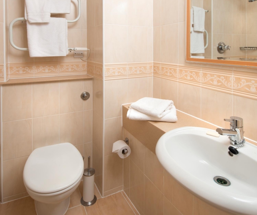 Loch Achray Hotel - Lochs & Glens Holidays